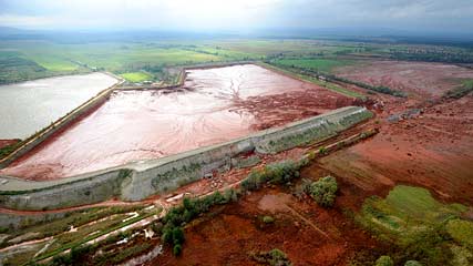 EarthCurrent: Red Mud Reservoir May Still Pose Threat